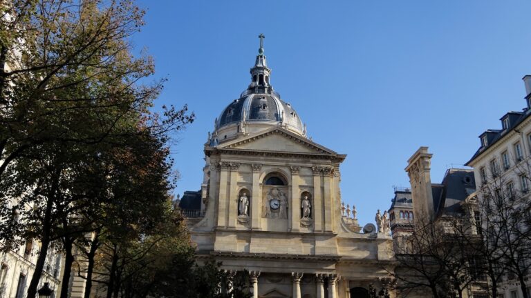 Classement QS : Paris figure dans les 10 meilleures villes étudiantes ...