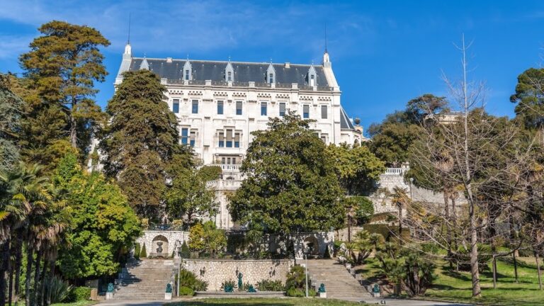 Université Côte d’Azur : entre mer et montagne, une fac aux projets engagés