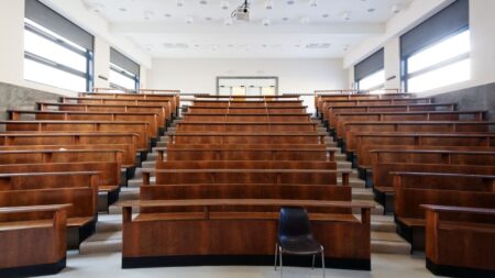 École centrale d'électronique - Groupe ECE - campus de Lyon - Campus ...