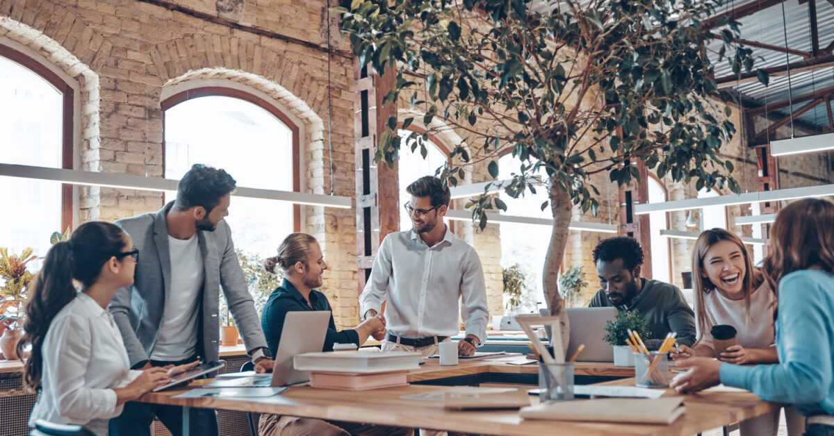 5 signes qui montrent que la cooptation faciliterait vos recrutements